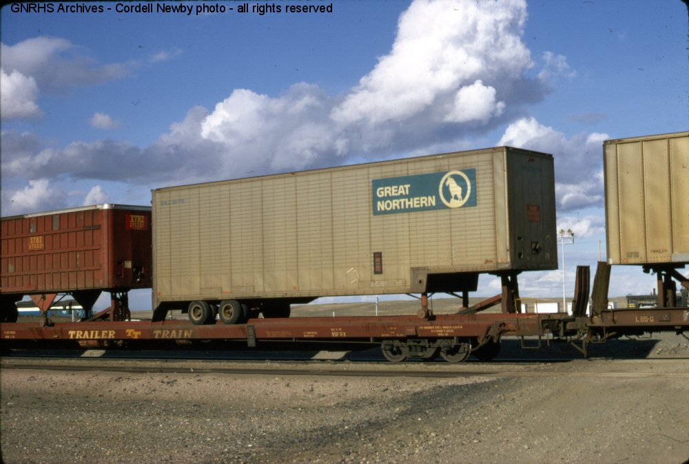 OK piggyback trailer experts, help me out.... - page 1 - N and Z Scales - TheRailwire